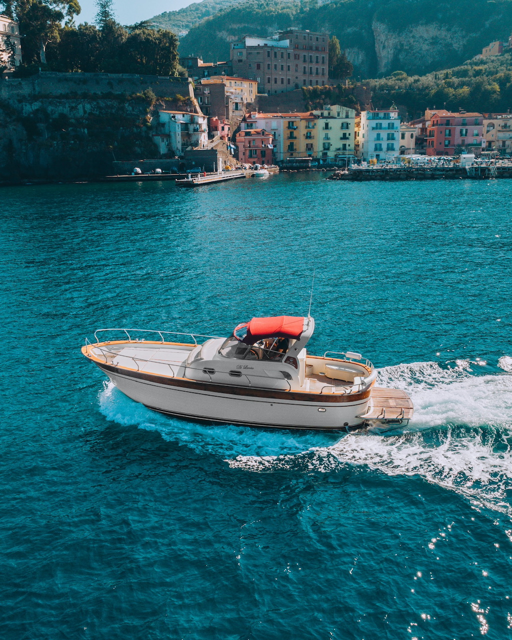 Private tour with typical Gozzo di Luccia 32 - 2025 - MareDivino ...