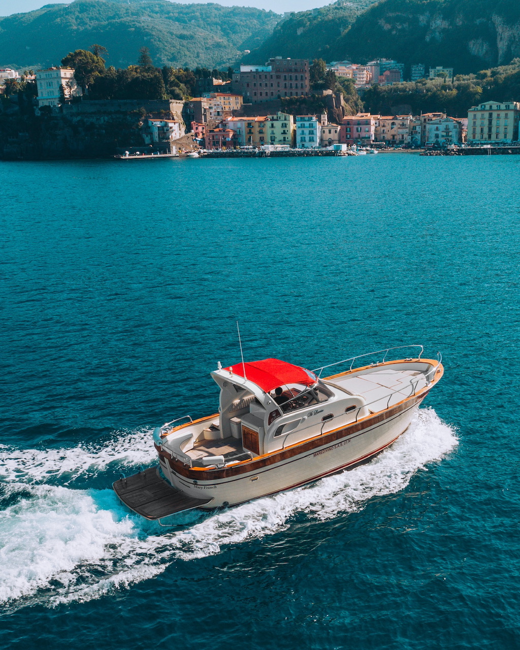 Private tour with typical Gozzo di Luccia 32 - 2024 - MareDivino ...