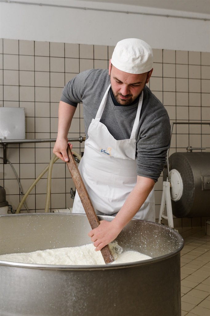 Mozzarella Experience + Burro Class in Penisola Sorrentina - 2025 ...