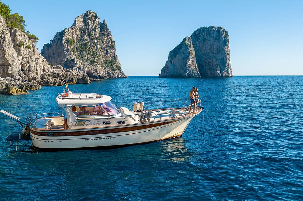 Capri in barca privata, da Napoli o Sorrento 2025 - Capri Island Tour