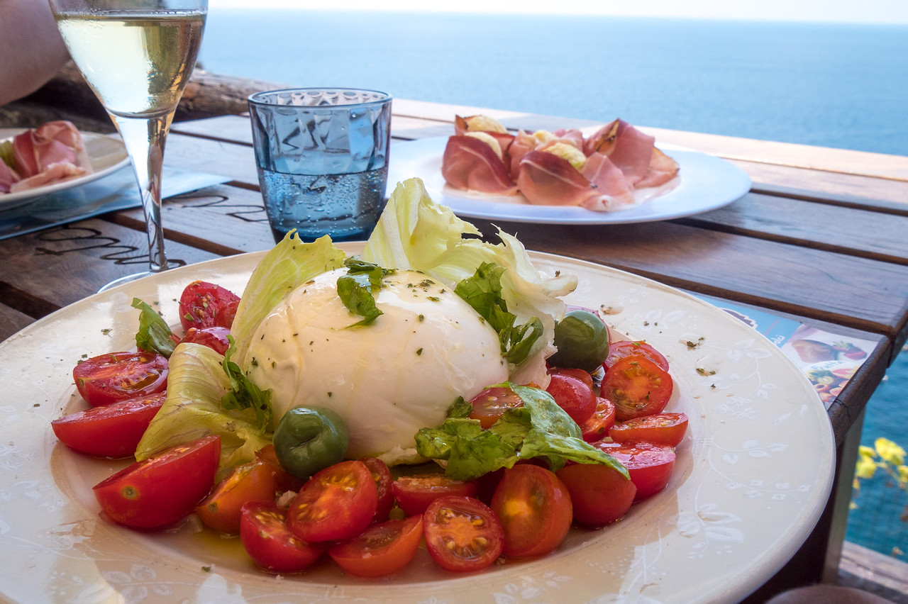 Best Restaurants on Ischia: Top Picks for Food Lovers