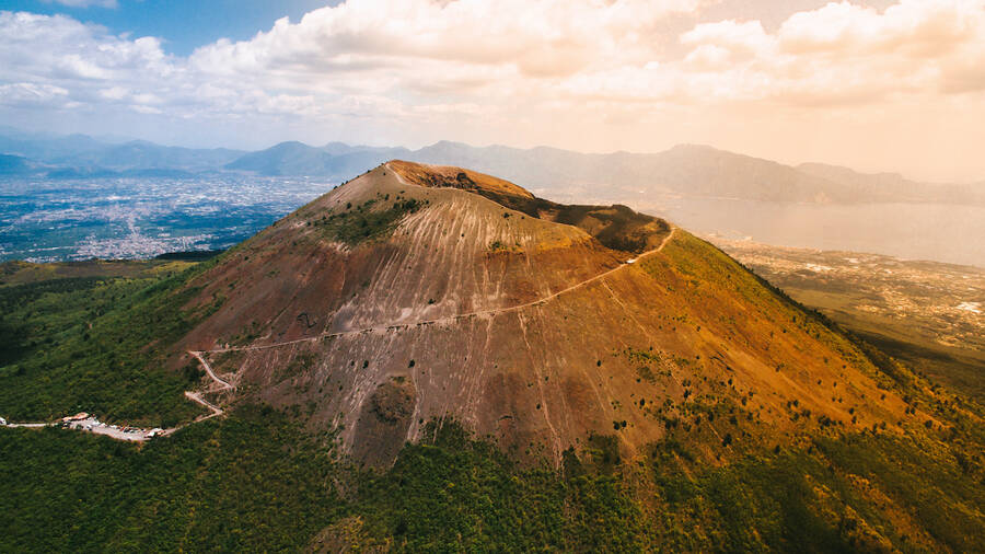 Visiting Mount Vesuvius - Itinerari - Napoli