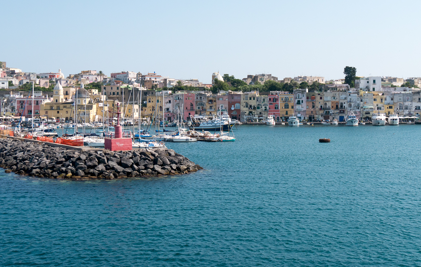 How to get to Procida from Naples and Rome